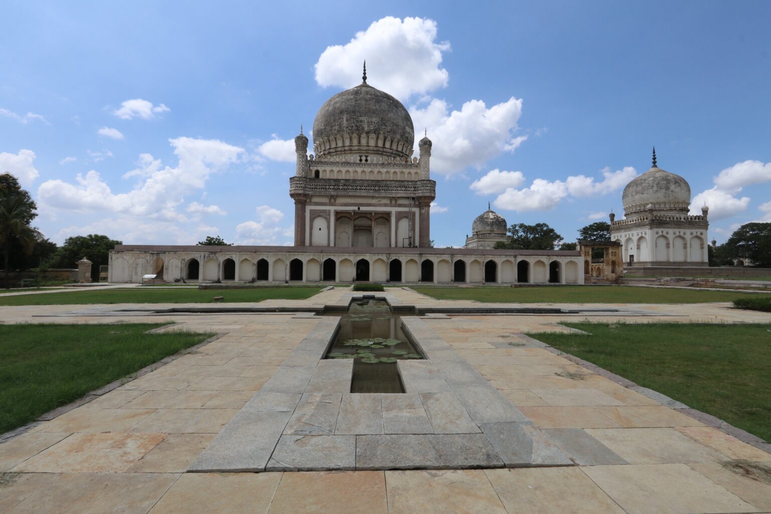 Indo-Islamic architecture: List of 10 historical Mosques in India Indo-Islamic architecture: List of 10 historical Mosques in India